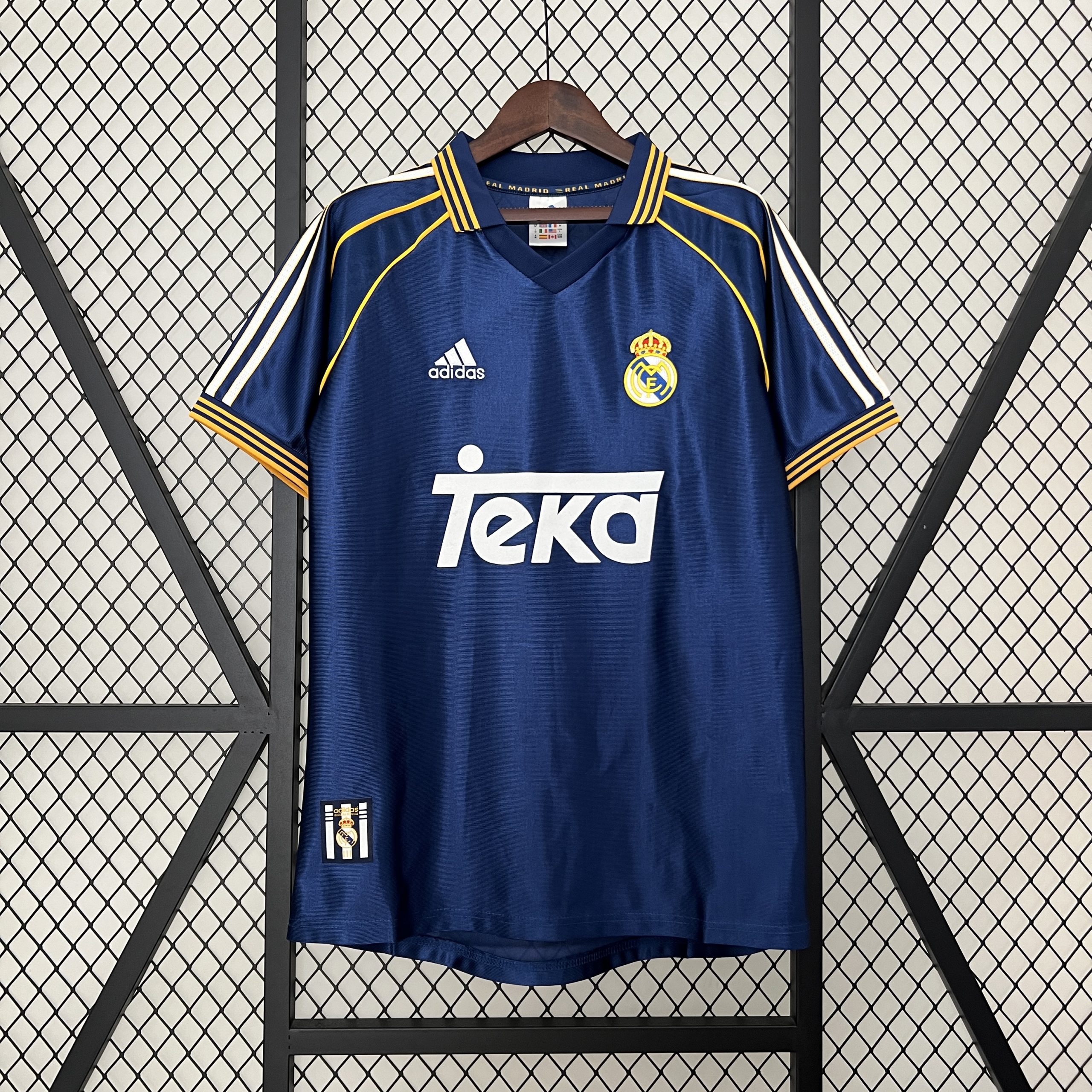 Camiseta Real Madrid retro temporada 1998-2000 segunda equipación azul - Marcas Jerez